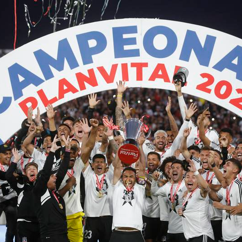 En casa y con su público, Colo Colo celebró su estrella 33, como debe ...