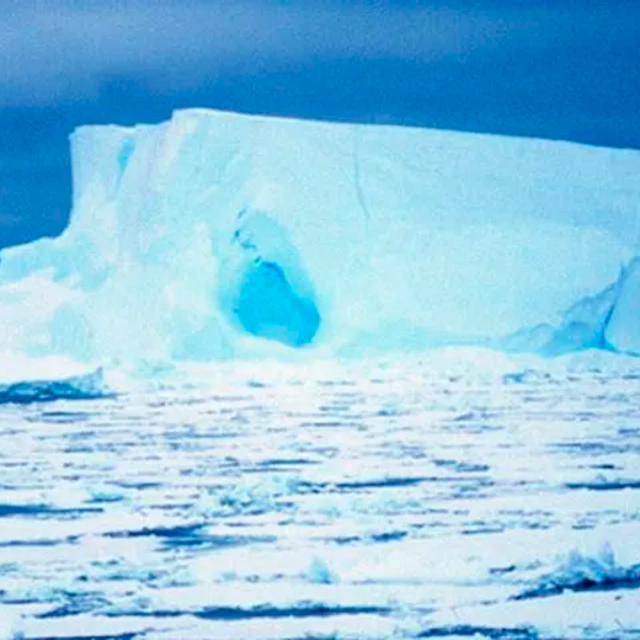 El milenario l A-76A, el iceberg más grande del mundo, se dirige hacia ...