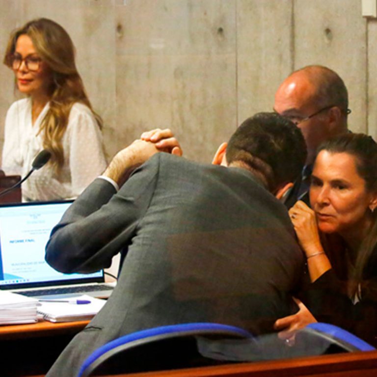 Llorando, exalcaldesa Cathy Barriga, dio su testimonio en juicio oral ...